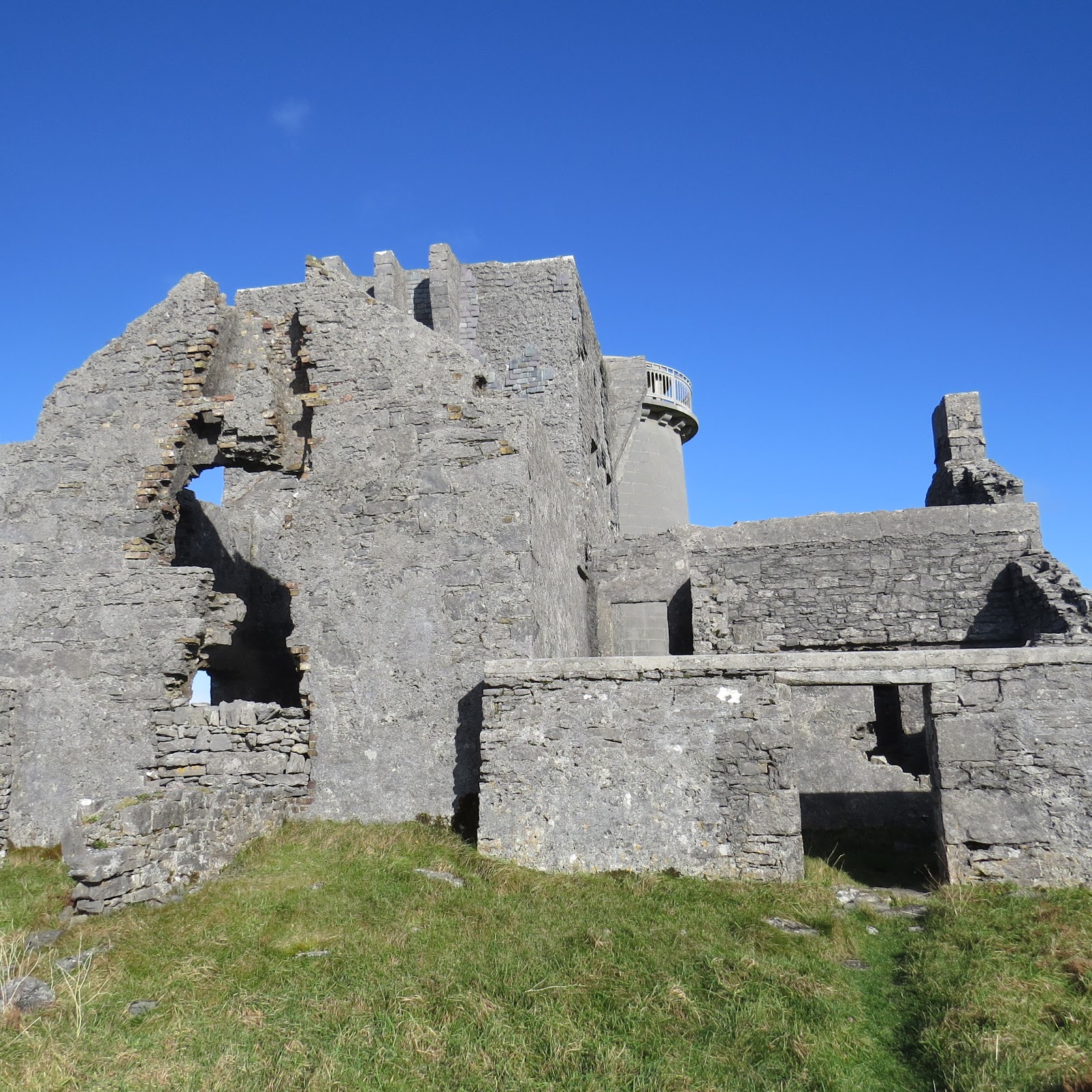 Pete's Irish Lighthouses: Inis Mor (Dun Oghil) Light