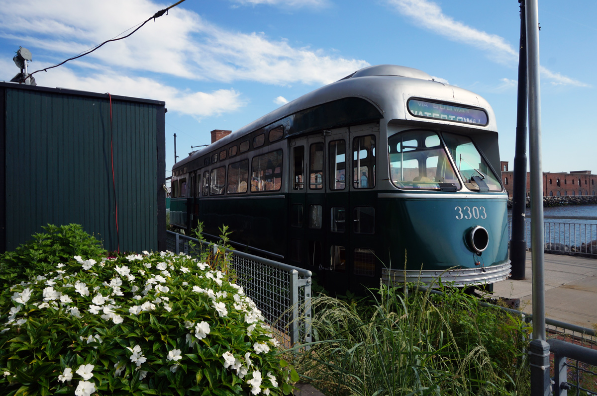 Brooklyn Relics: Red Hook Fairway Trolley