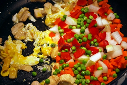 Thai taste recipes: Chicken fried rice (khao pad gai)