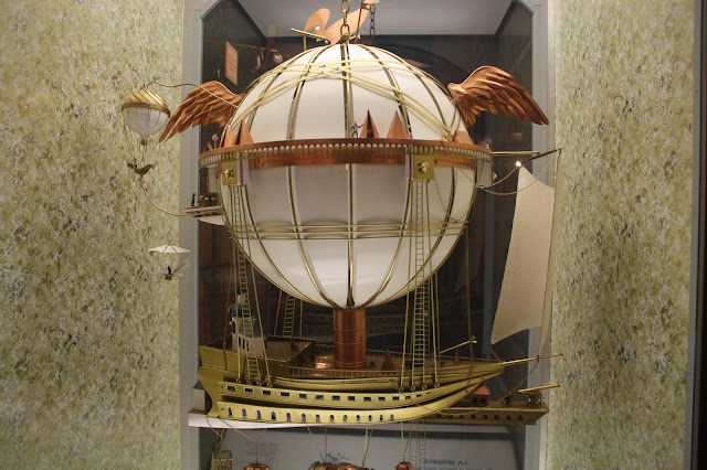 Frogs in the US: Smithonian National Air and Space museum