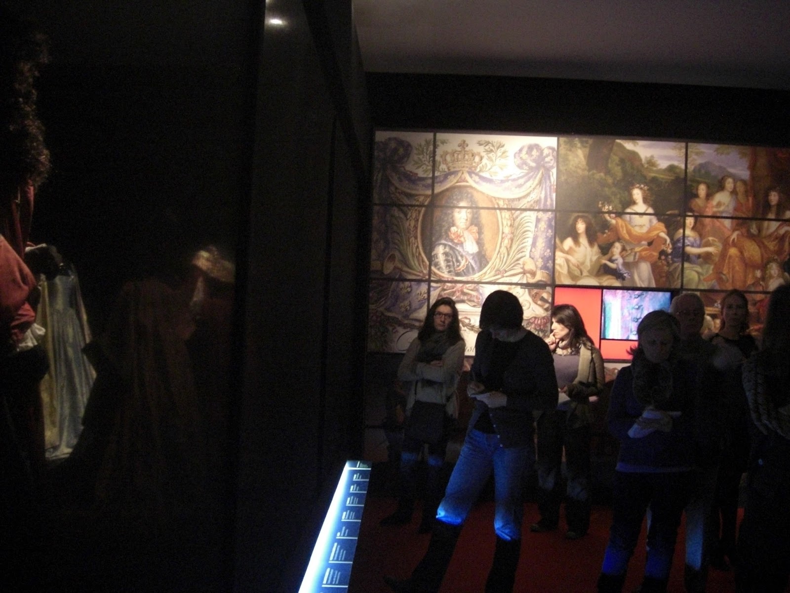 Daniel Ogier le décorateur: COSTUMER LE POUVOIR opéra et cinéma