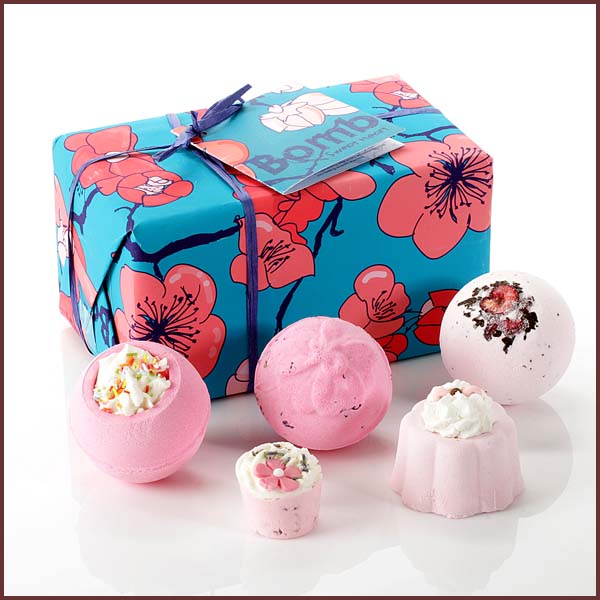 Beauty and Beyond....: Review - Bomb Cosmetics