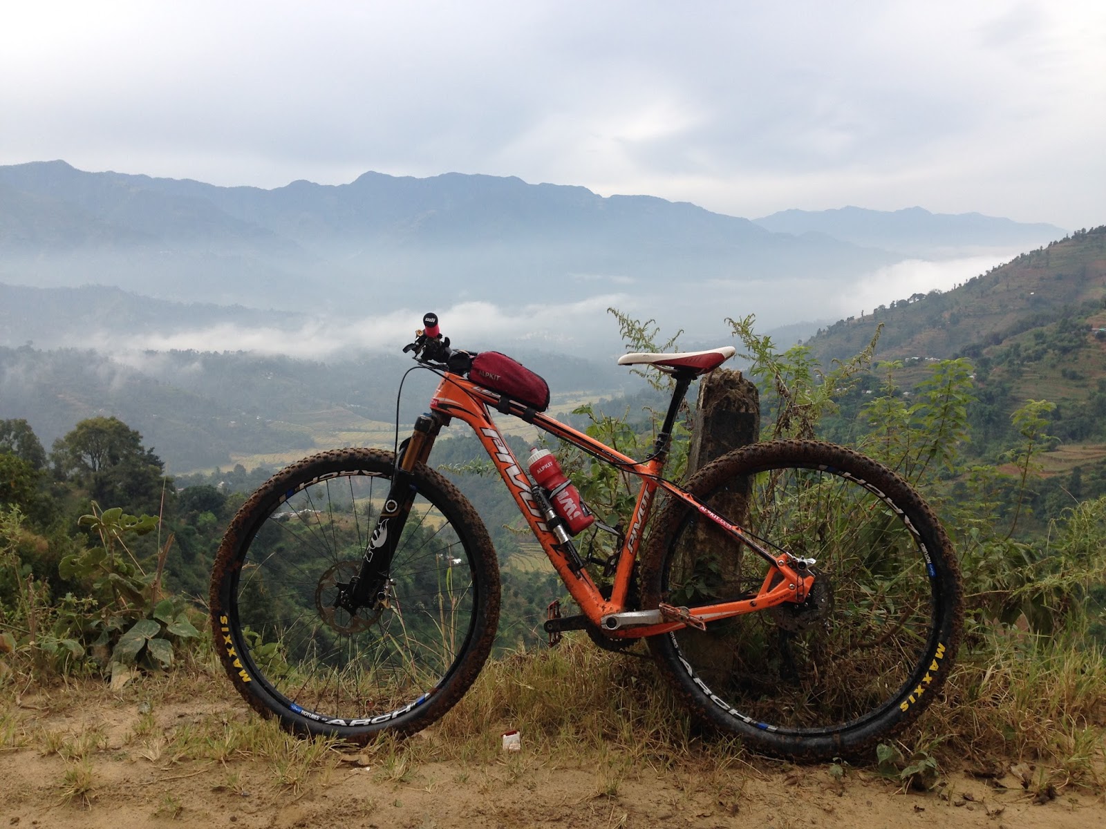 Chase The Rainbow: Yak Attack and Stage Racing. What bike?
