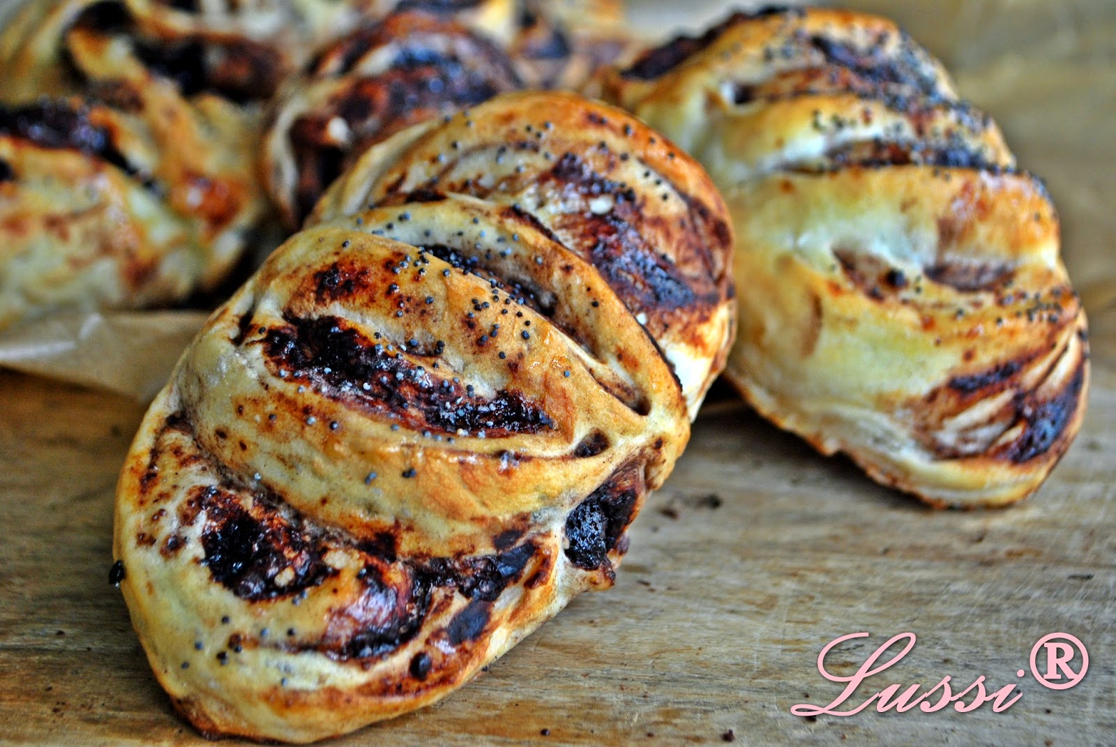 Lussi`s World of Artcraft: Къдрави питки с шоколад / Chocolate-filled ...