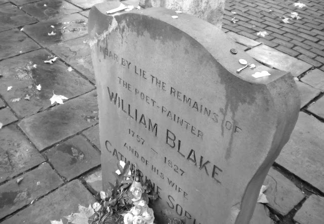 de casa al club: la tomba de william blake