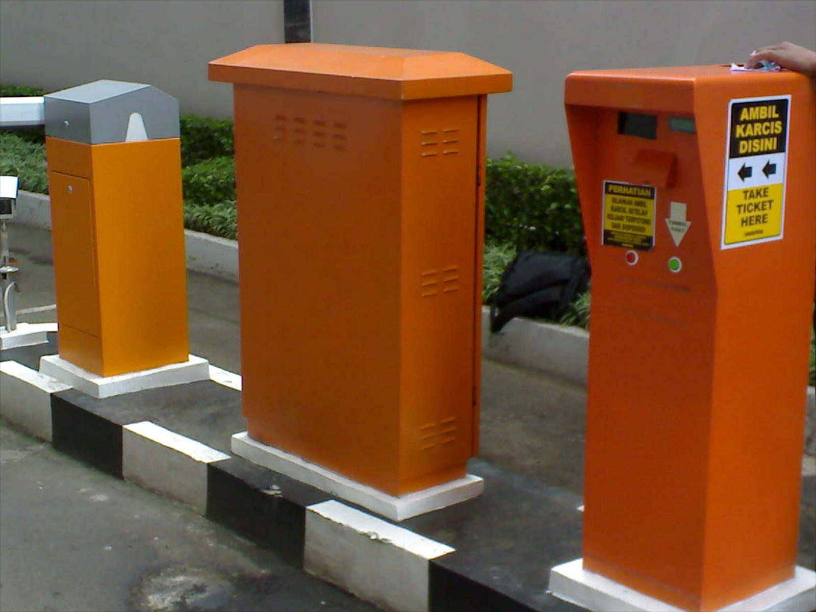 Integrated Manless Parking System (sistem Parkir Otomatis Tanpa 