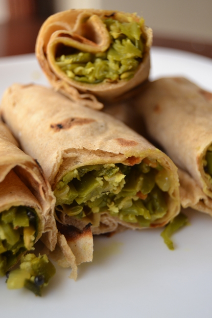 Vaniensamayalarai: Pulka Fulka (Indian soft bread) with broad beans