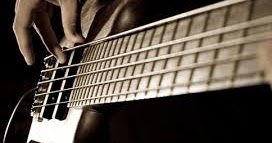 Pemain Bass (Bassist) Indonesia yang mainnya keren abis - Phyruhize