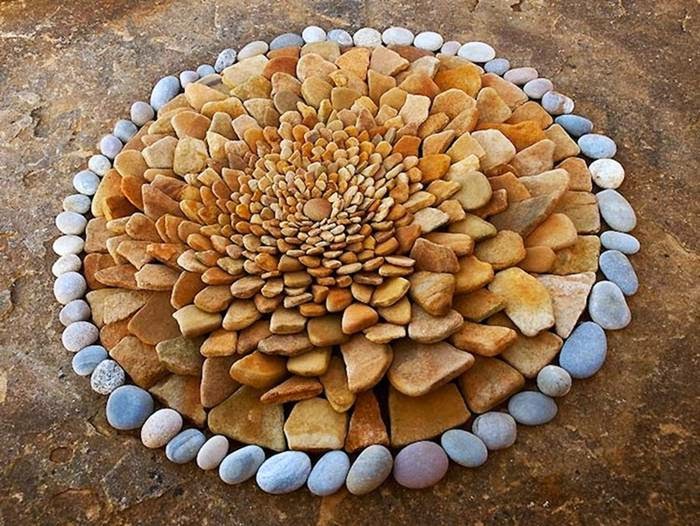 Mail2Day: Geometric Shapes | Land Art by Using Natural Materials (13 pics)