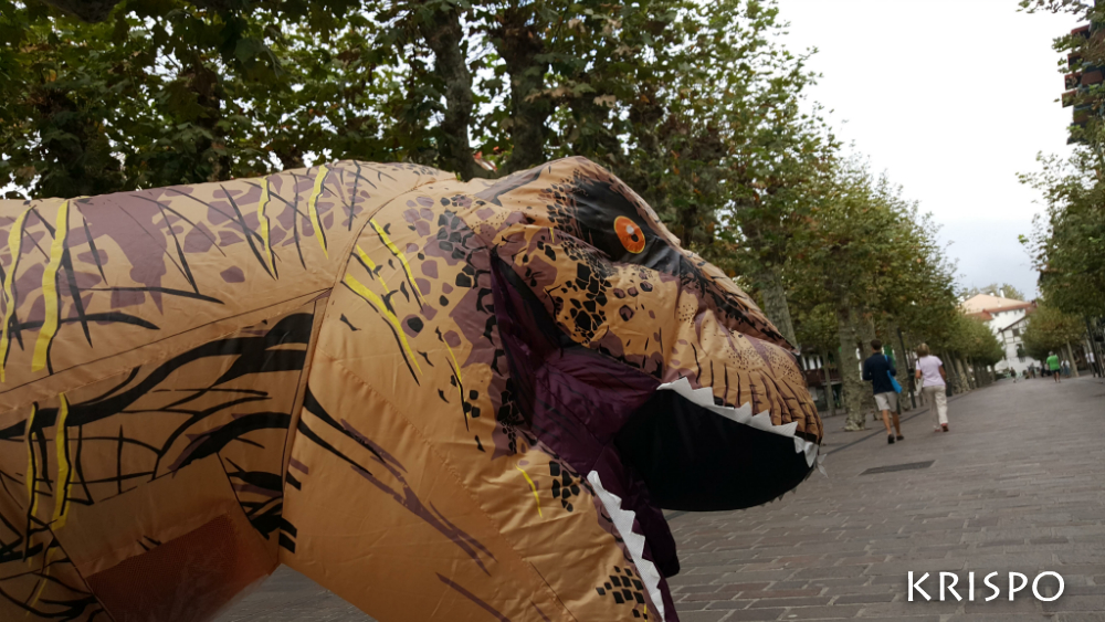 T- Rex en Hondarribia | Ikusi Batusi