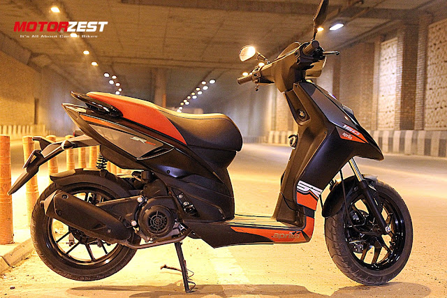 A gearless scooter that puts some 150cc bikes to shame! | Aprilia SR150 ...