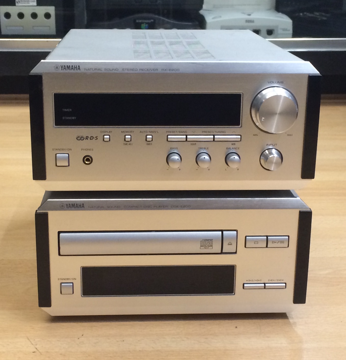 Yamaha RX-E200 - Stereo Receiver | AudioBaza