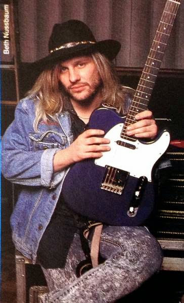 Rock and Heavy Metal Pictures: C.C. DeVille Photos