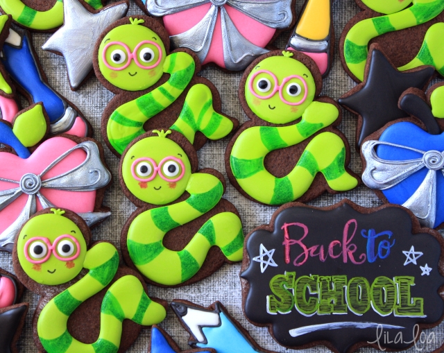 How to Make Decorated Bookworm Cookies for Back-To-School