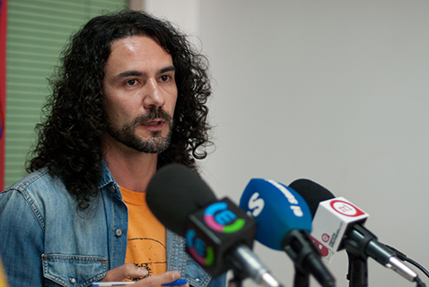 I.E.S. HERMÓGENES RODRÍGUEZ: Andrés Carmona y El IES Hermógenes en El País