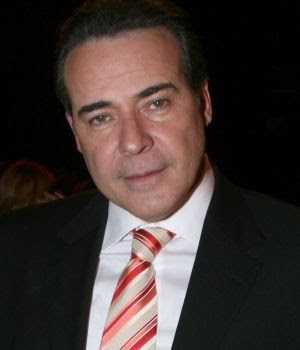 Los Ojos del Espectador: César Evora