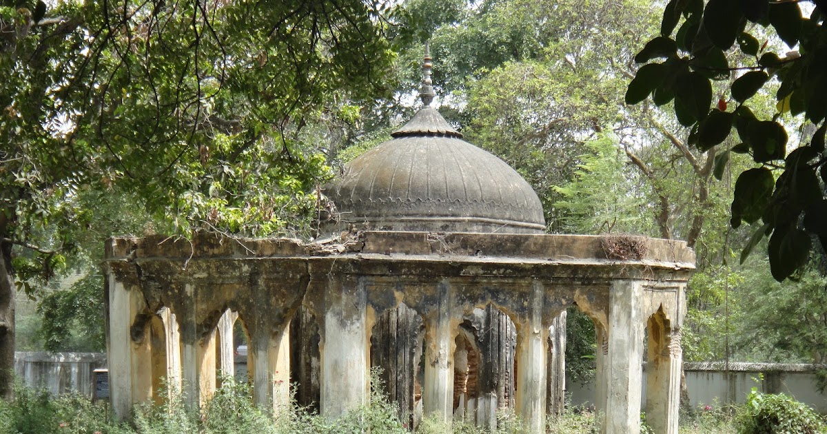 PLEASING PICS: Dilkusha Garden, Lucknow.