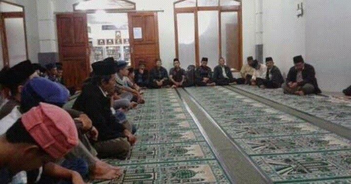 Malam Minggu Masjid Al-Hikmah Rutin Adakan Pengajian Bapak-Bapak | DAKWAHPOS - Media Dakwah ...