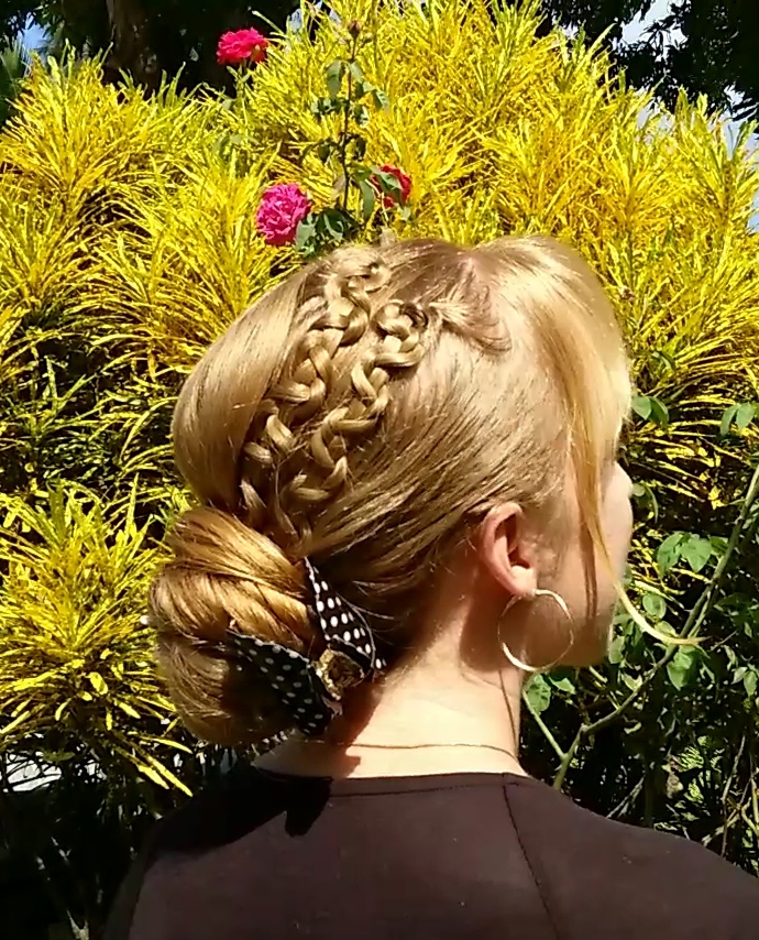 Chain braids, great accents for a smooth bun NEW HAIR STYLES BLOG new ...