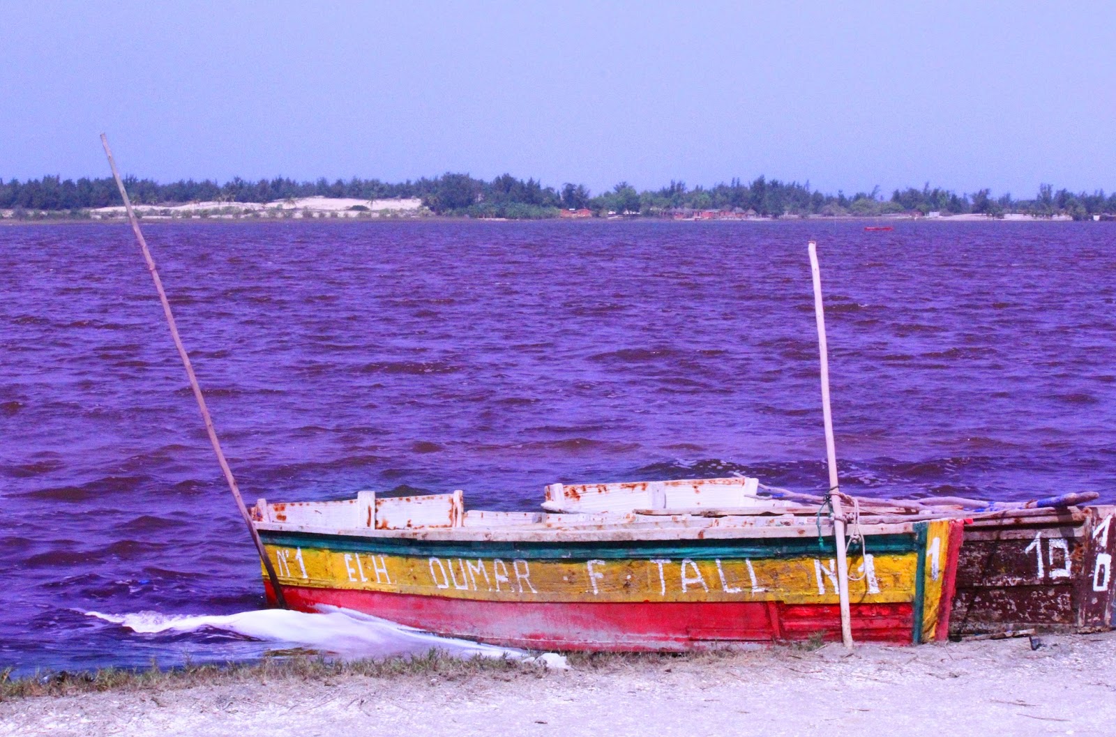 Visitar o LAGO ROSA no deserto do Senegal e ver os pescadores ...