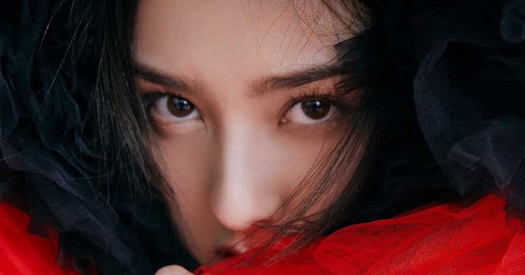 China Entertainment News: Song Zuer poses for photo shoot