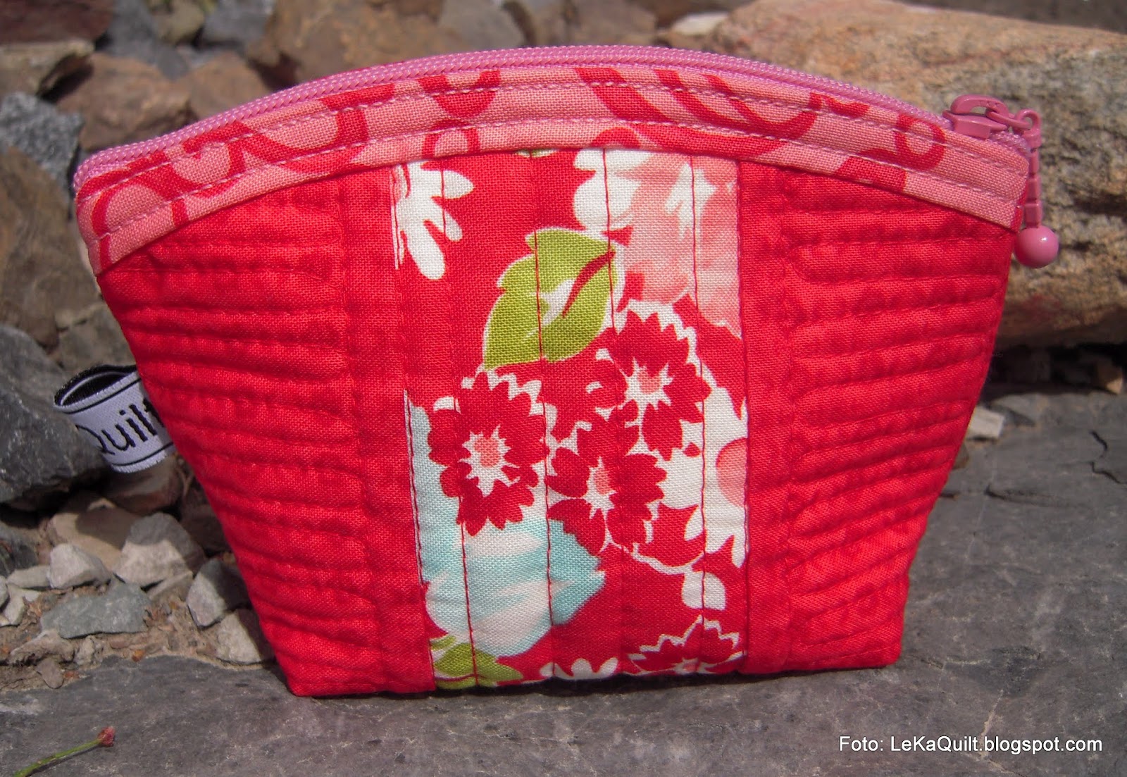 FREEBIES FOR CRAFTERS: How to make an sweet purse