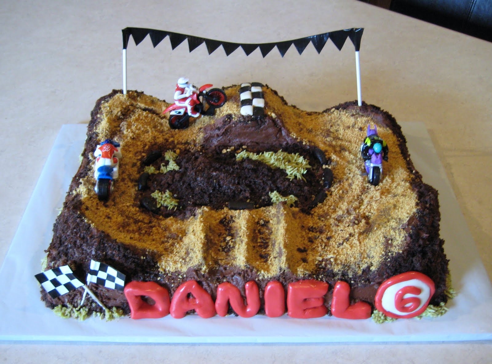 Motocross+Cake1.JPG 1,600×1,184 pixels | Motocross cake, Dirt bike ...