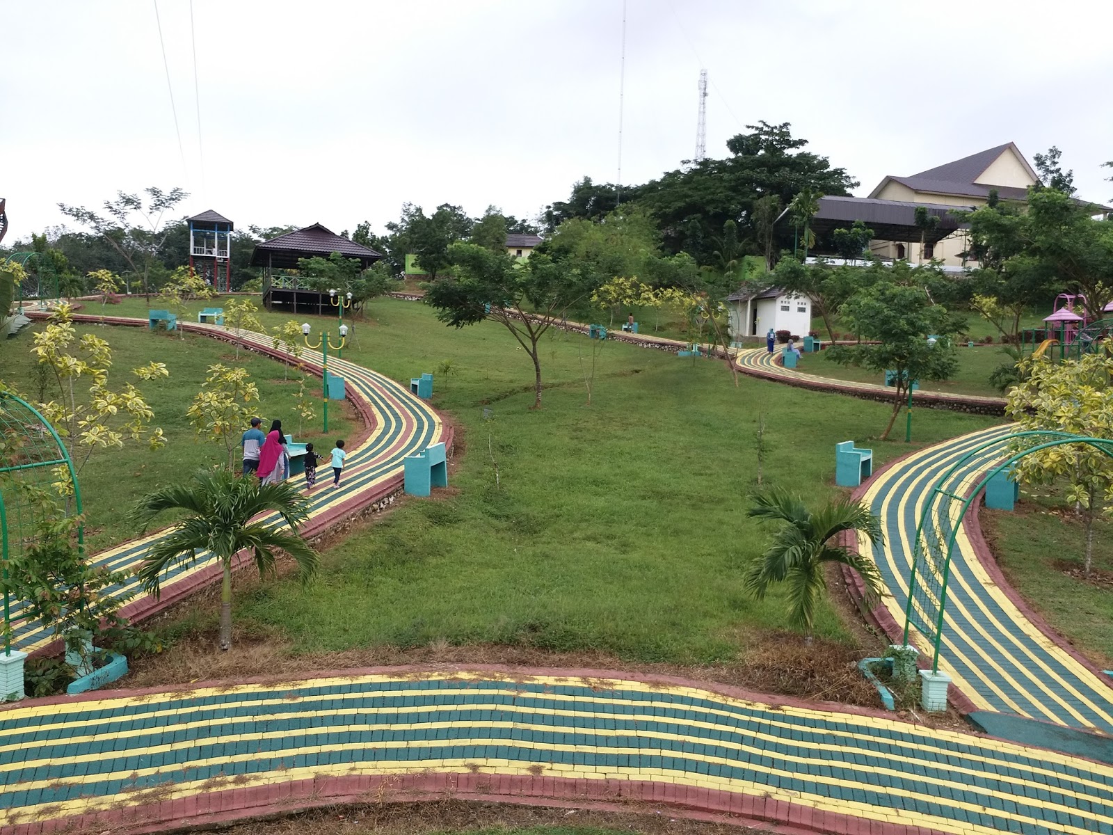 Dua Jam di Paringin - Blog Rindang Yuliani