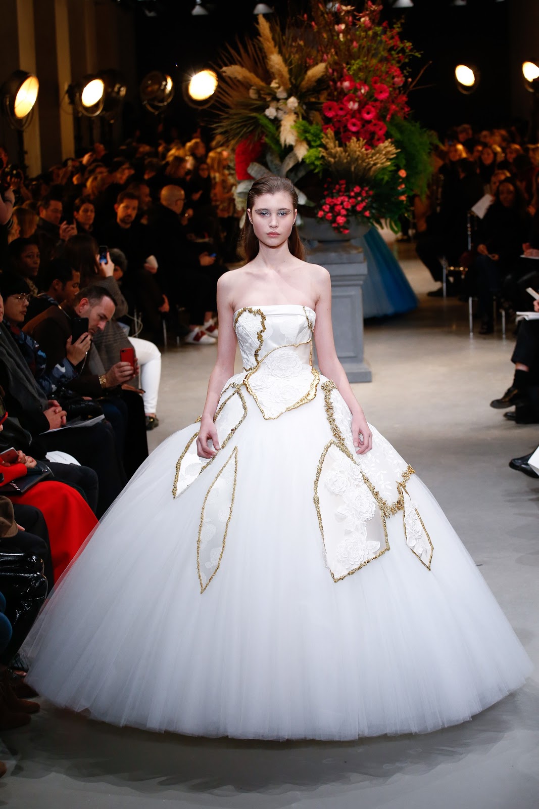 Runway Viktor And Rolf Couture Spring 2017 Paris Cool Chic Style Fashion