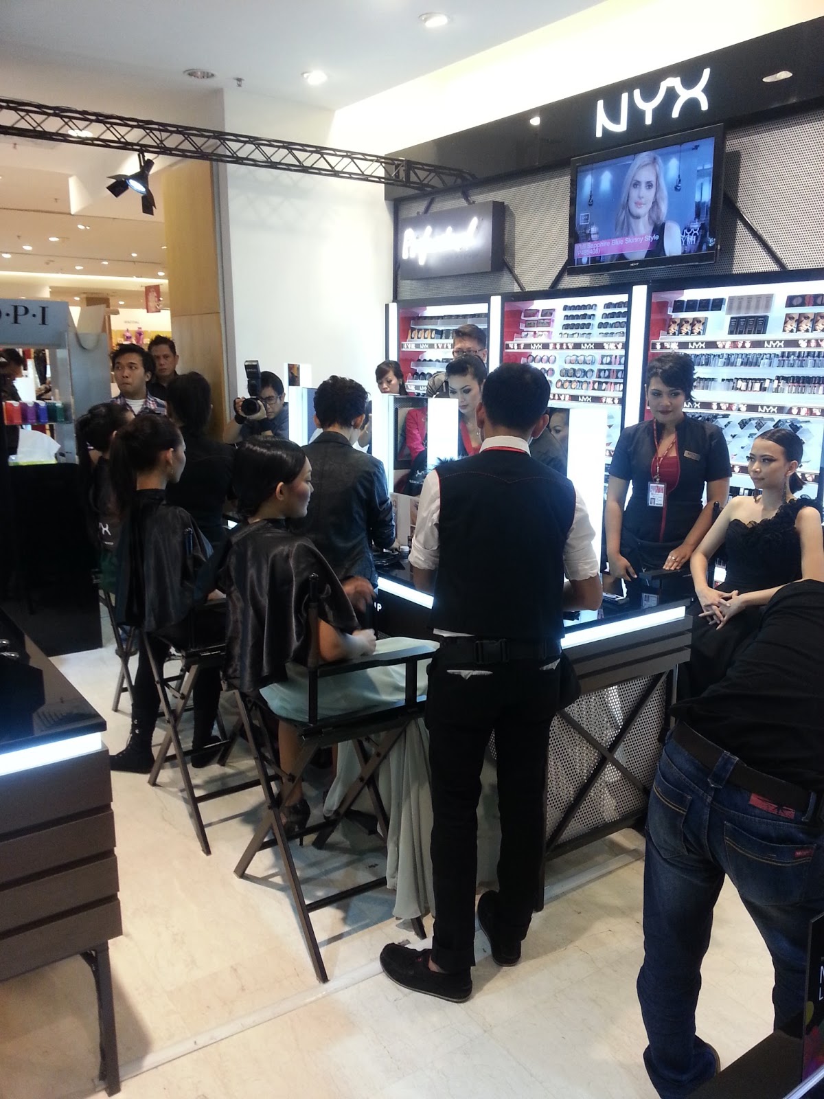 Grand Opening Studio Counter NYX, Trans Studio Mall, Bandung - Anggie Lian