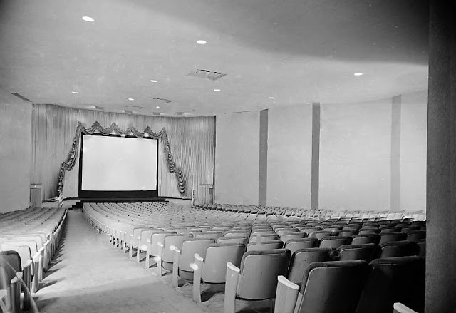 Los Angeles Theatres: Pan Pacific Theatre