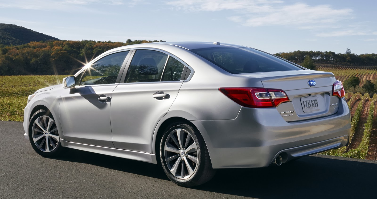 Subaru apresenta nova geração do Legacy