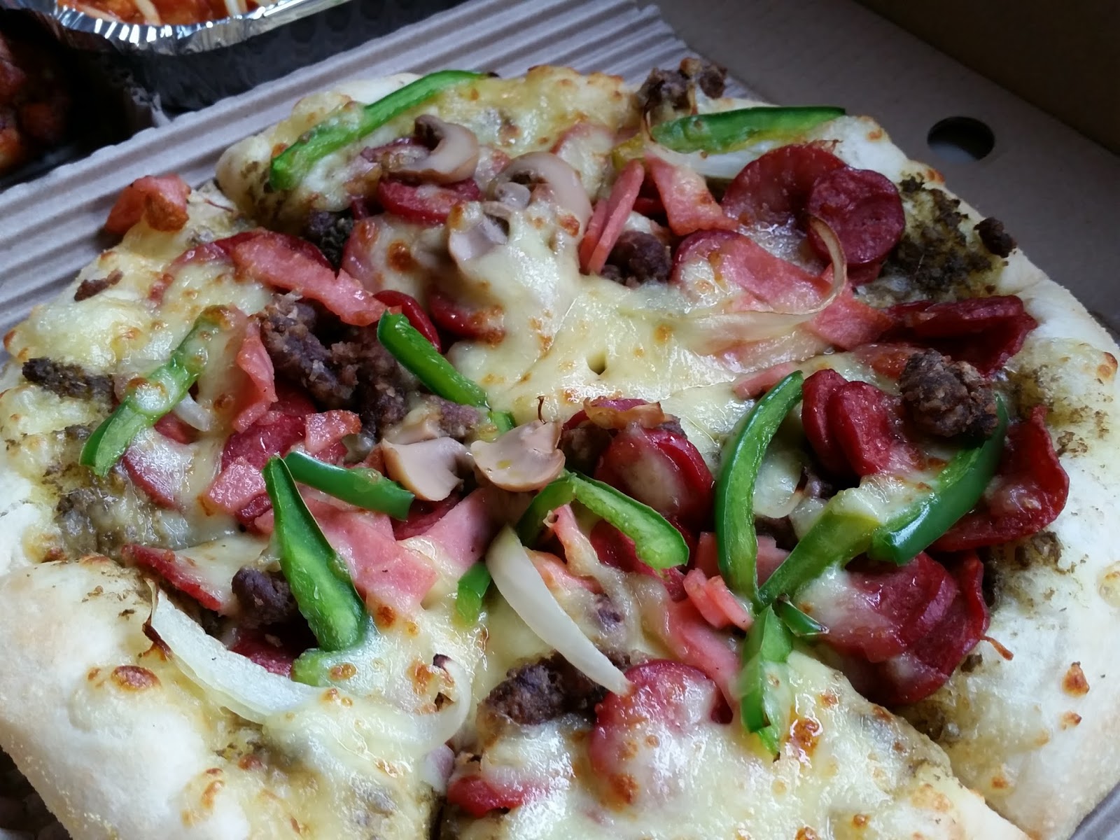 UTOPIA: Pizza Hut combo