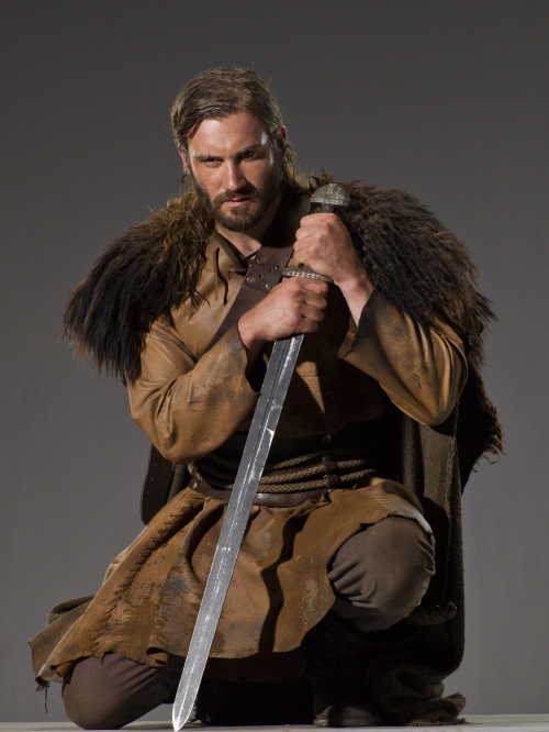 SNEAK PEEK : New Images and Footage From History's "Vikings"