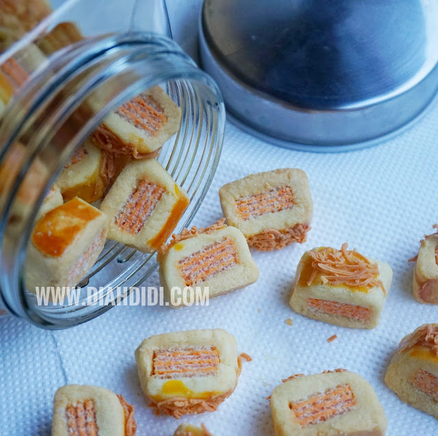 Diah Didi's Kitchen: Cookies Isi Wafer Resep Baru