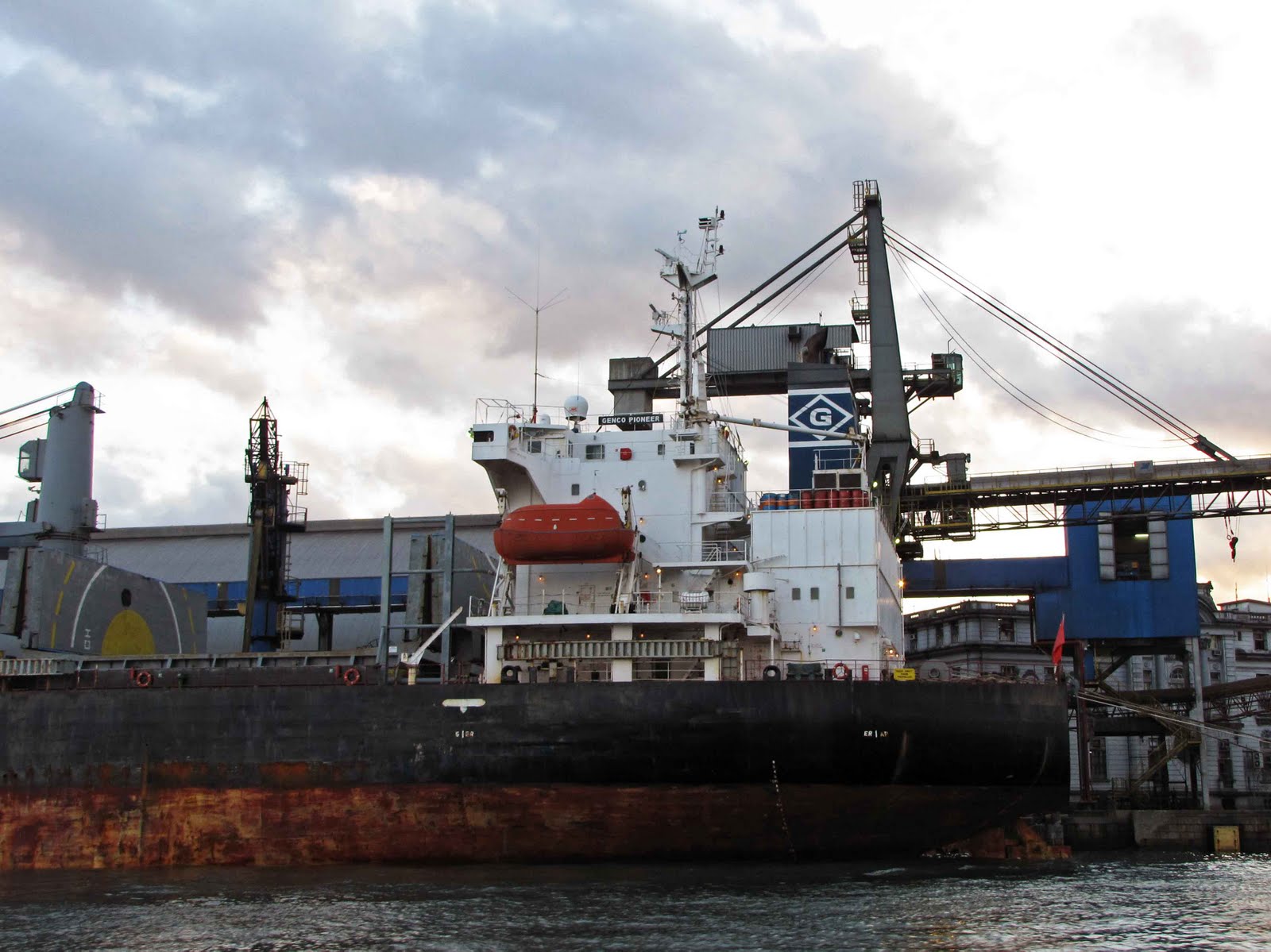 Santos Shiplovers: M/V Genco Pioneer / VRYI4 - Esacala em Santos ...