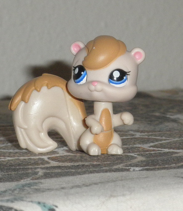 Collectomania: LPS Squirrels