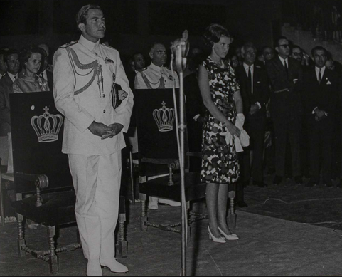 ΒΑΣΙΛΕΙΑ - ΕΘΝΑΡΧΙΑ : ΟΙ ΒΑΣΙΛΕΙΣ ΠΡΟΚΕΙΤΑΙ ΝΑ ΠΑΡΑΣΤΟΥΝ ΣΤΑ ΕΓΚΑΙΝΙΑ ...