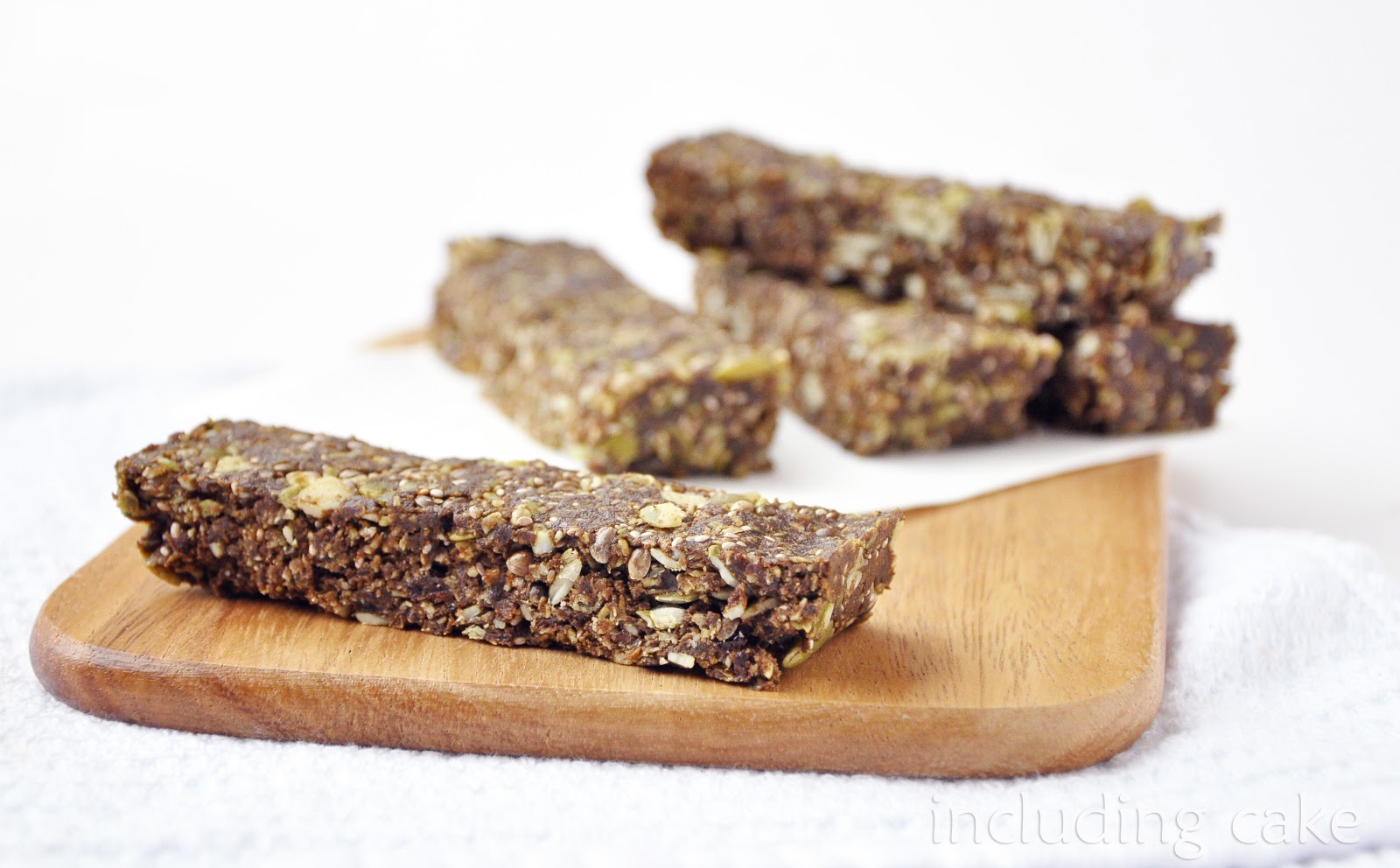 Hemp protein superfood ‘candy’ bars | including cake