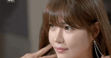 GGULBEST.COM GIF FACTORY: Racing Model Min Hanna cleavage .gif