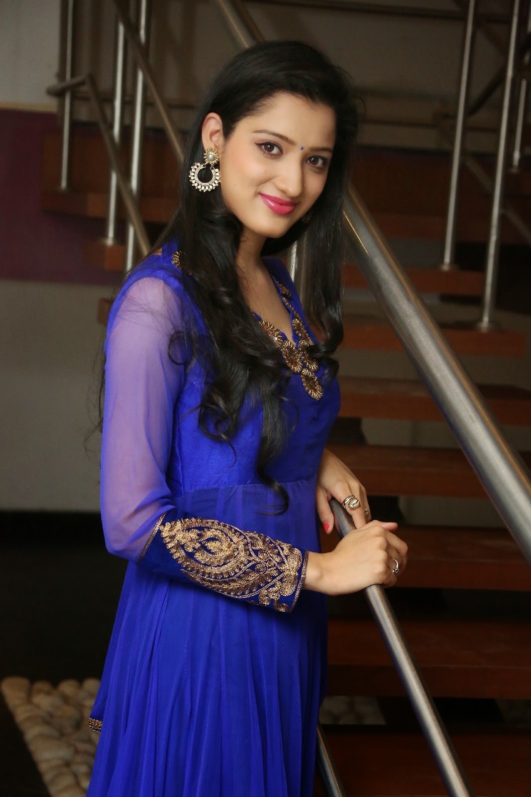 Richa Panai Latest Stills in Blue Dress ~ Hollywood Gossip, Celebrity ...