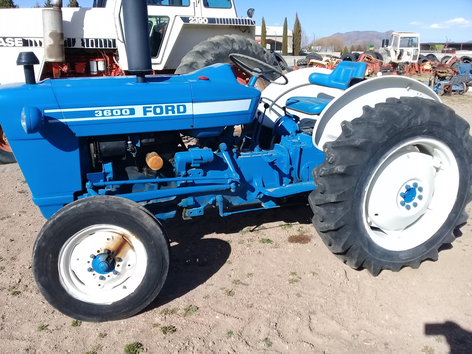 MAQUINARIA AGRICOLA INDUSTRIAL: Tractor Ford 3600 Huertero $7,000 Dlls.