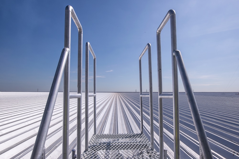 the AUSSiE Info: The Essential Advantages of Roof Handrail Systems