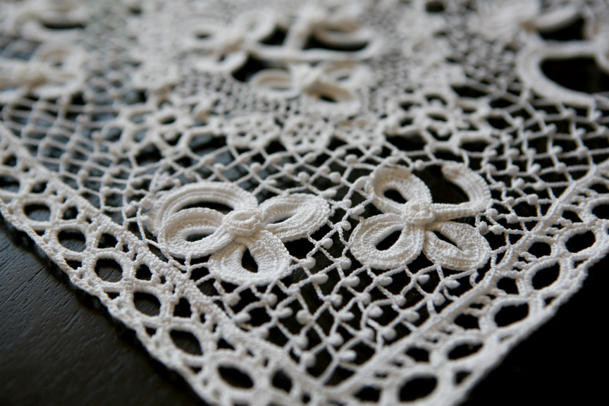 Irish Crochet Together: Modern Love--Kim's Shamrock Piece