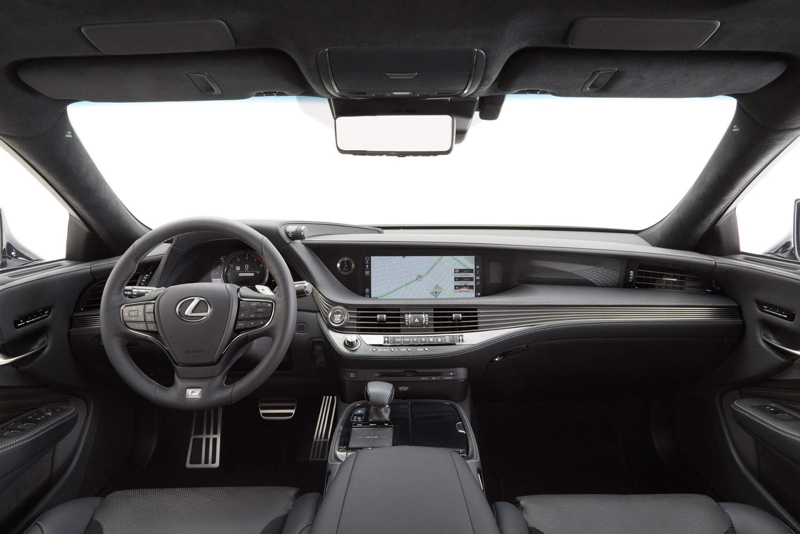 Novo Lexus LS 500 F Sport chega enfeitado esportivamente