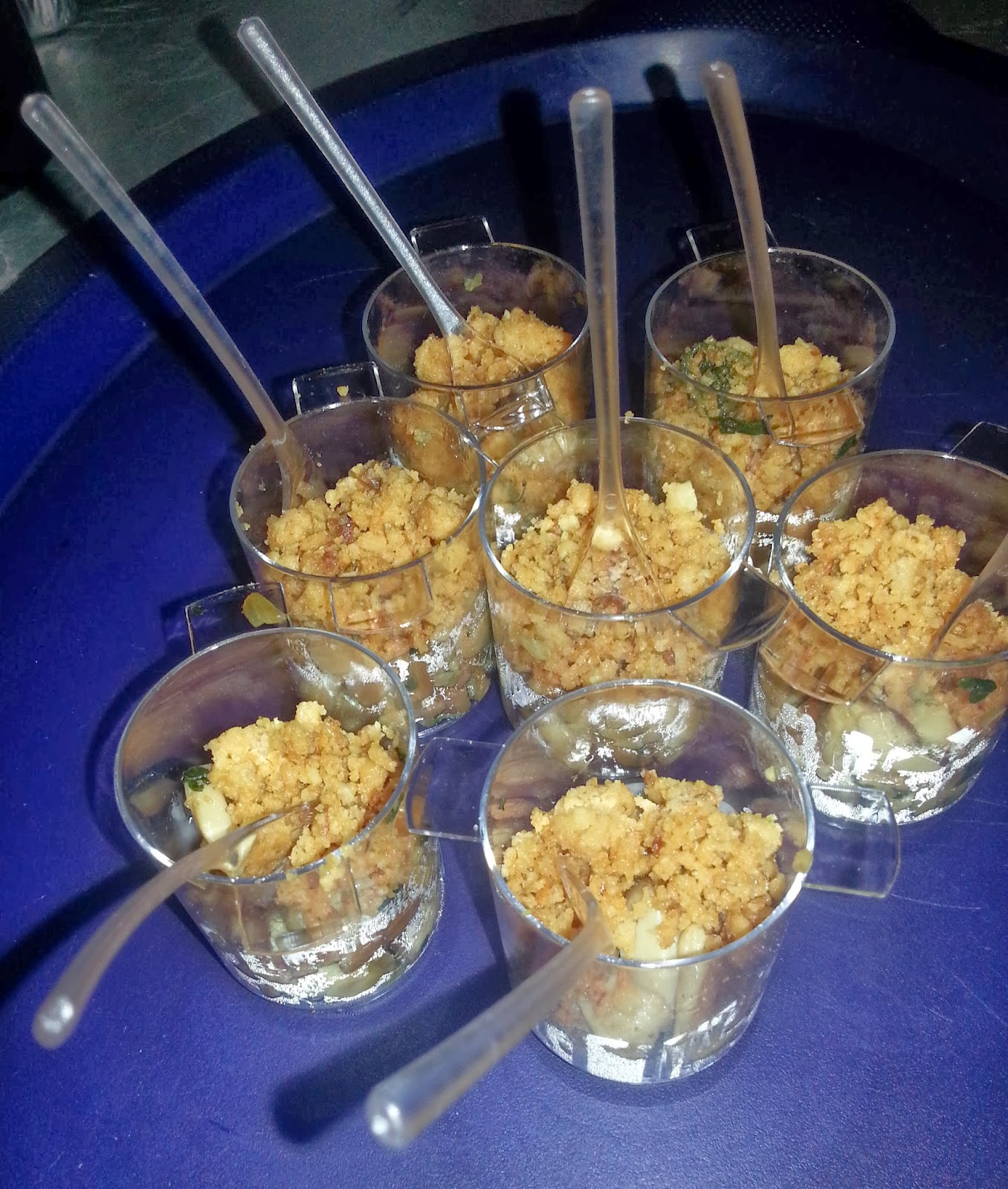 Verrines de crumble de cèpes aux noix