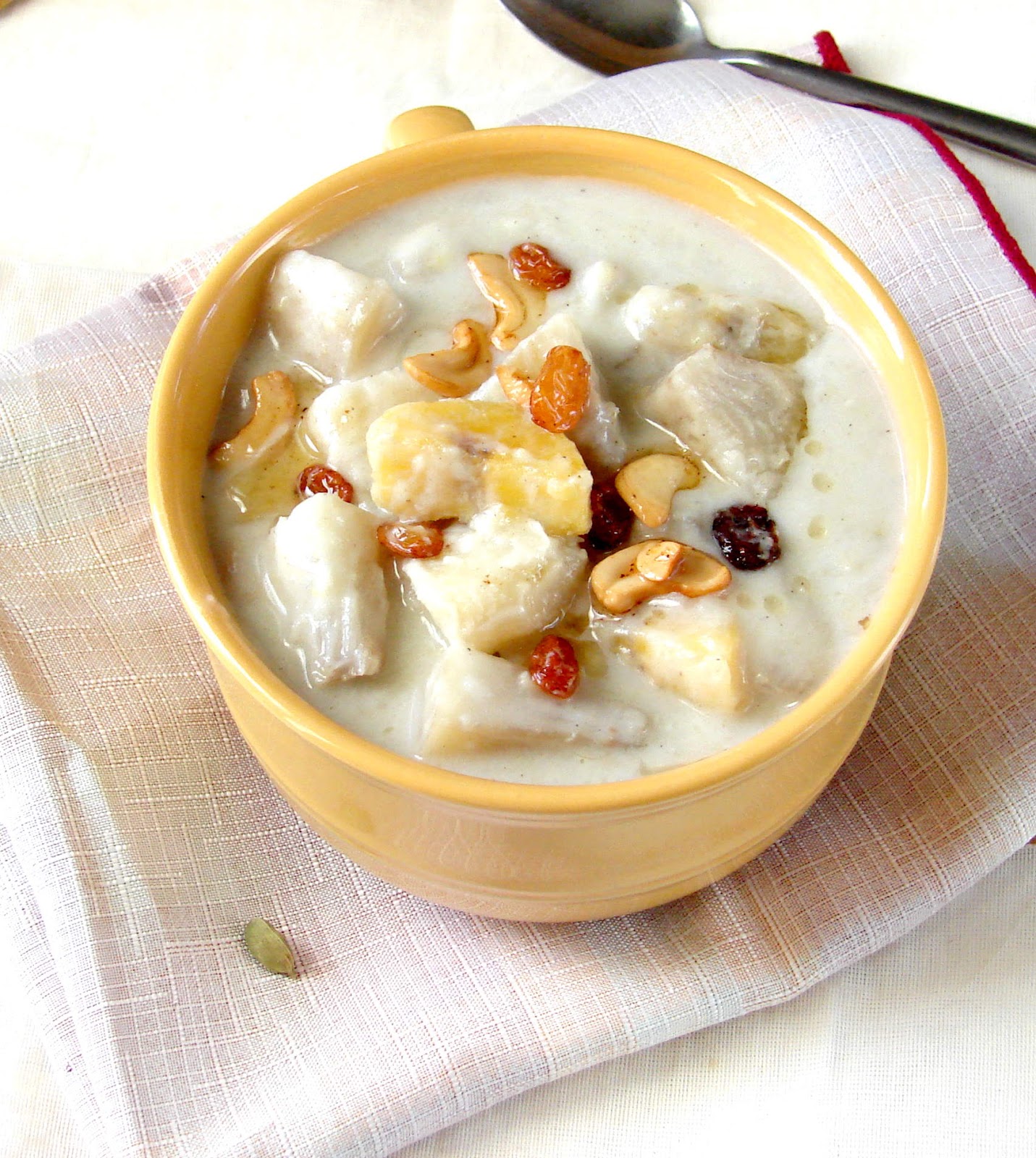 Kadachakka Ethapazham Stew/ Sweet Plantain and Breadfruit Stew