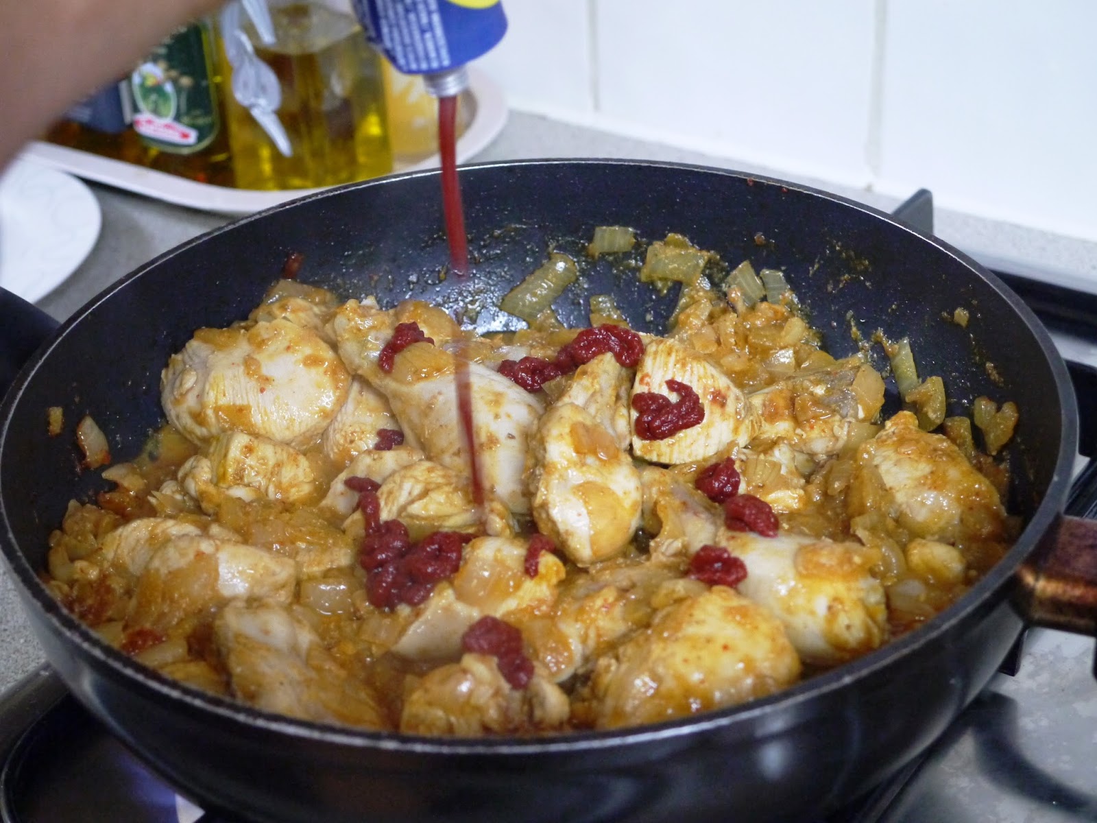 This Muslim Girl Bakes: Chicken Madras.