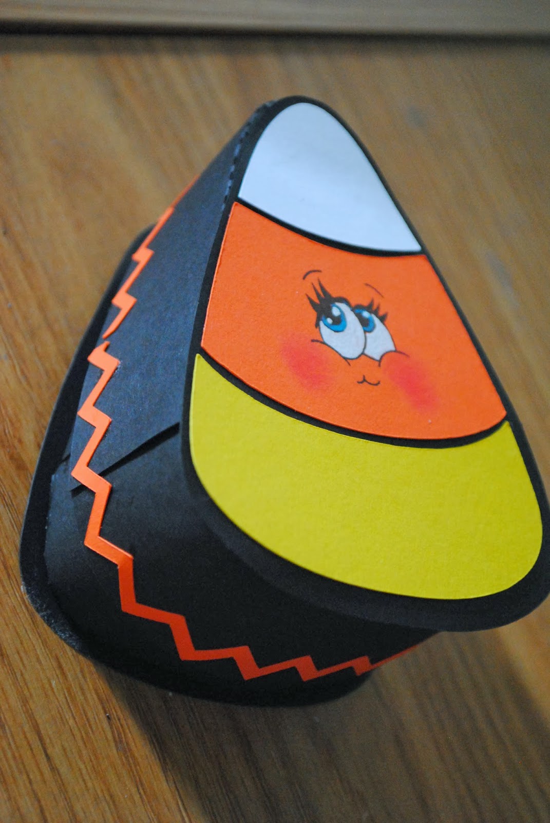 krafting mama: Candy Corn Box