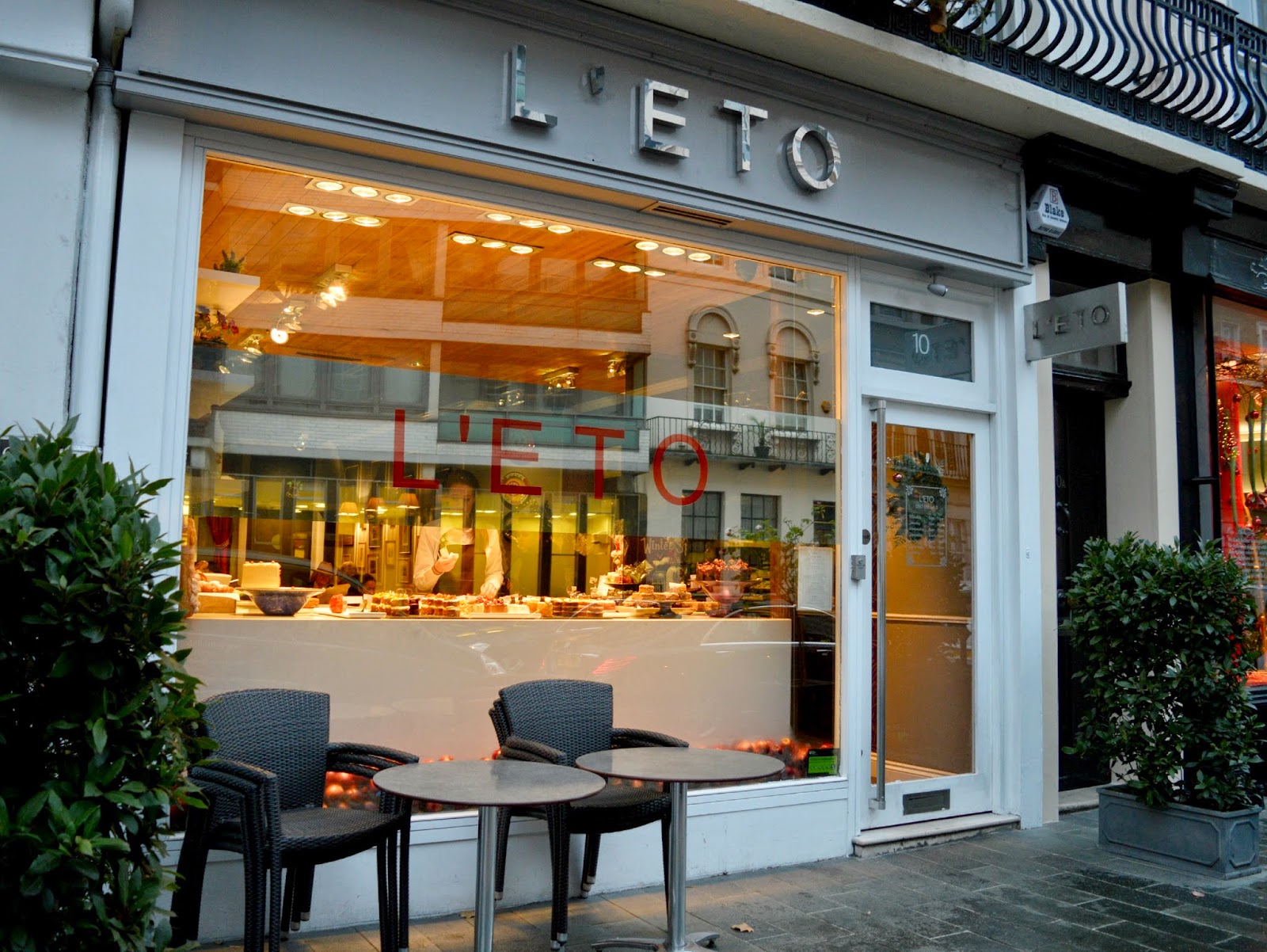 Cake Treats at LEto | New Girl in Toon